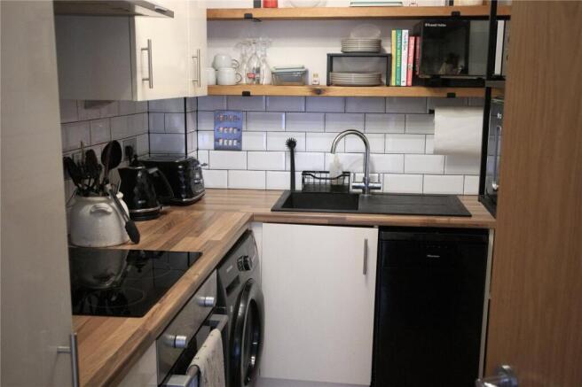 1 bedroom apartment for sale in Rosemount Avenue, West Byfleet, Surrey ...