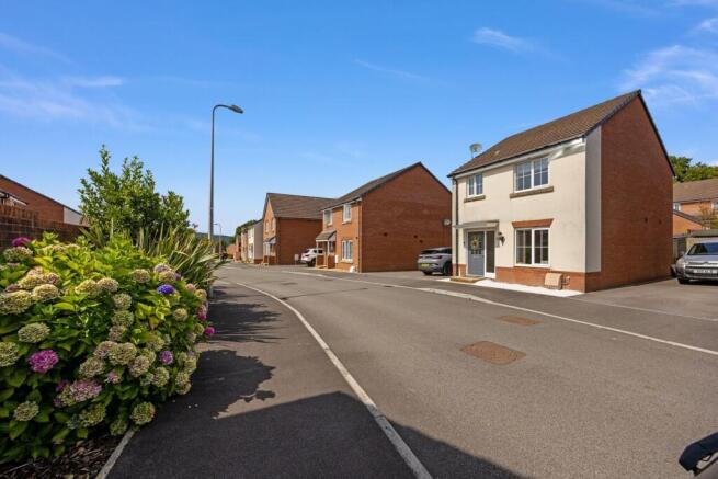 3 bedroom detached house for sale in Brynteg Green, Beddau, CF38