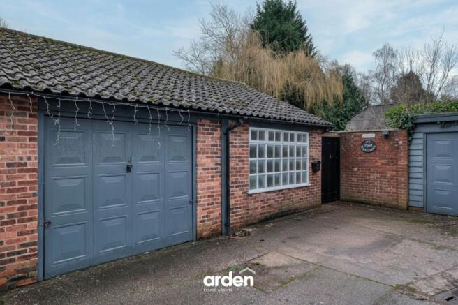 3 bedroom barn conversion for sale in Newhouse Lane, Upton Warren, B61