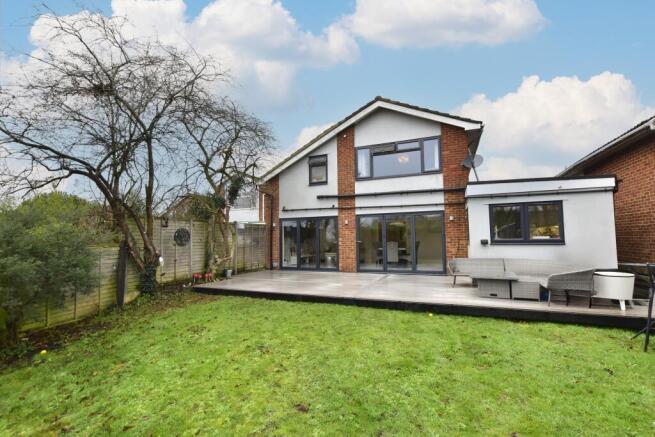 4 bedroom detached house for sale in Arnett Way, Rickmansworth, WD3