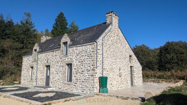 5 bedroom house for sale in Brittany, Morbihan, Quistinic, France