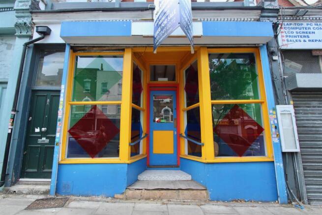 Commercial property for rent in Cazenove Road, N16