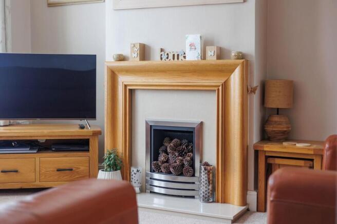 2 bedroom terraced house for sale in Clarence Road, PO30