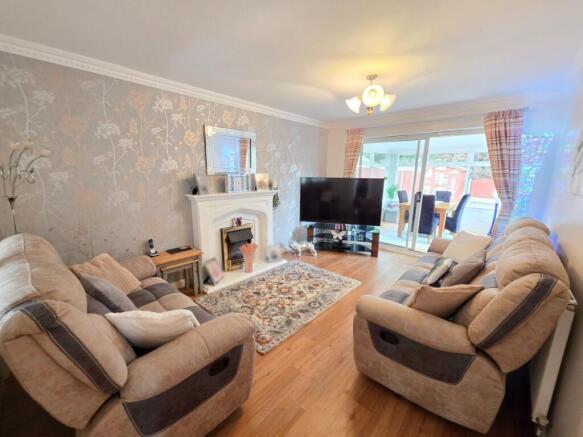 4 bedroom detached house for sale in Acer Croft, Armthorpe, DN3