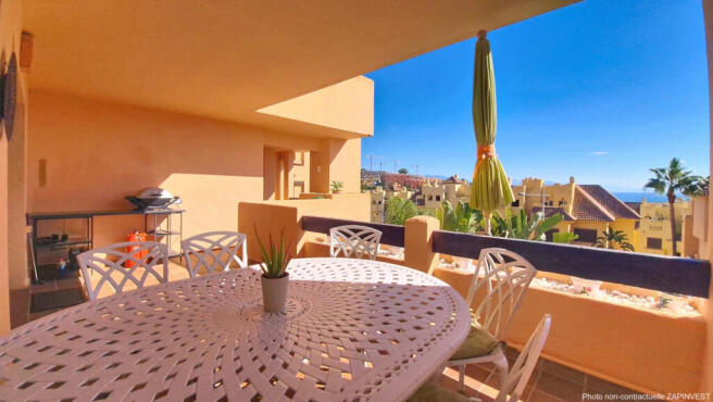 3 bedroom apartment for sale in Andalucia, Malaga, La Duquesa, Spain