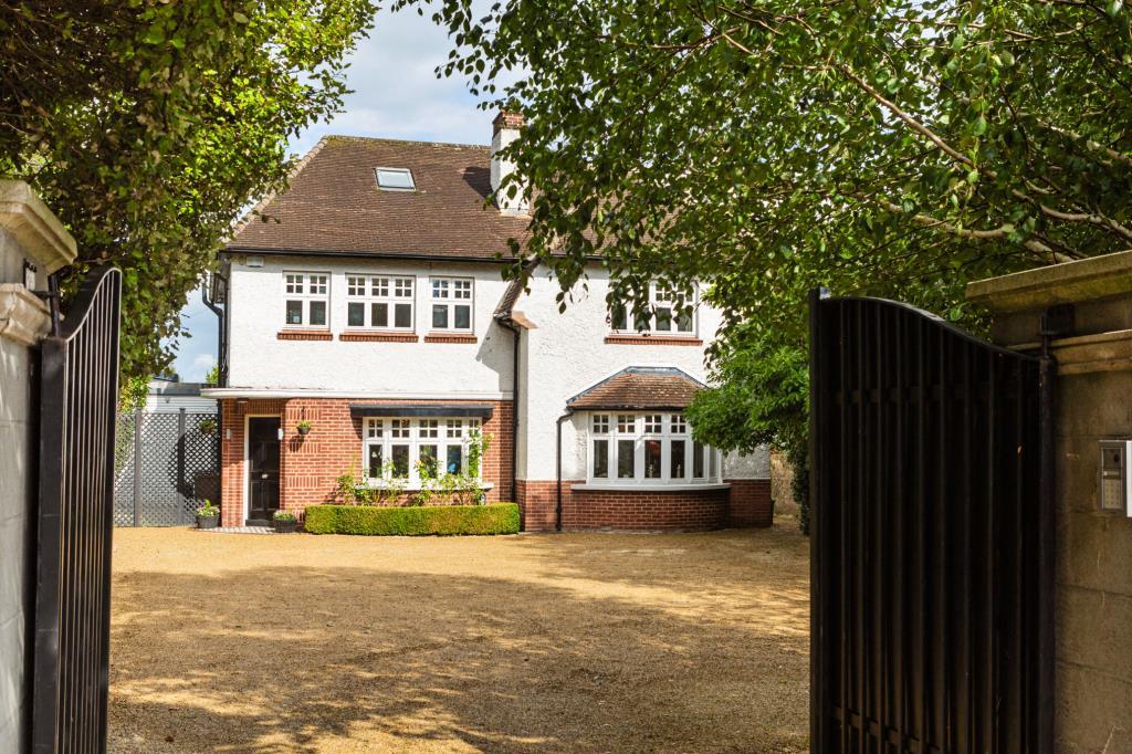 5 bedroom detached house for sale in 142 Merrion Road, Ballsbridge ...