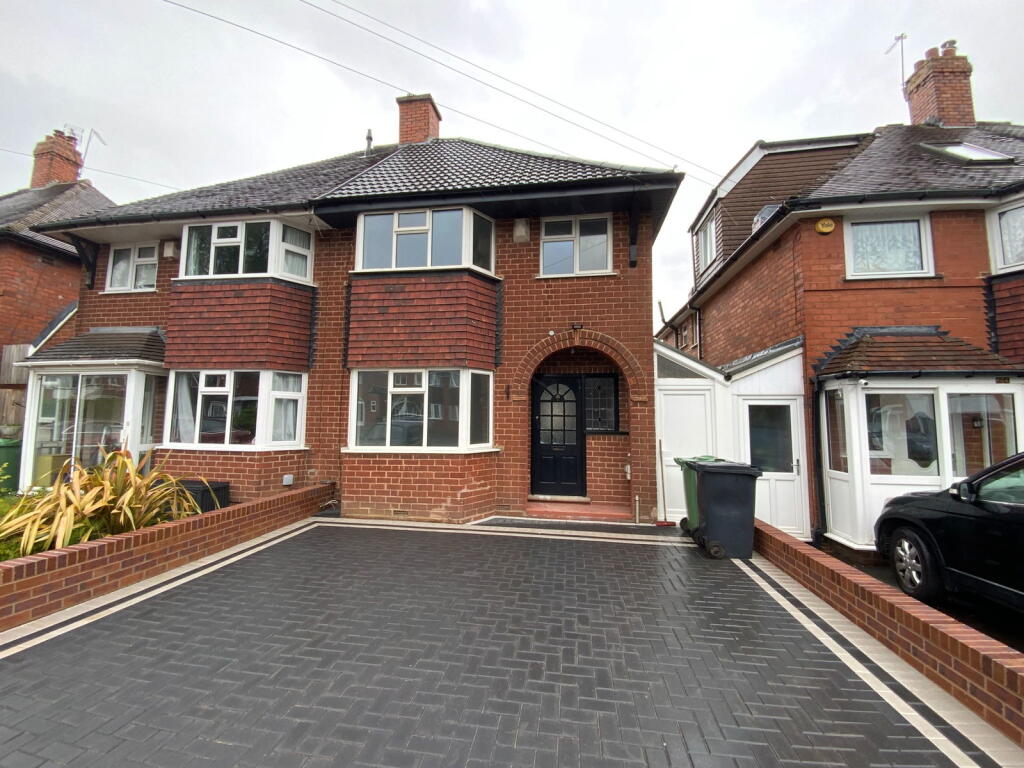 3 bedroom semi-detached house for sale in HALESOWEN, Shenstone Valley ...