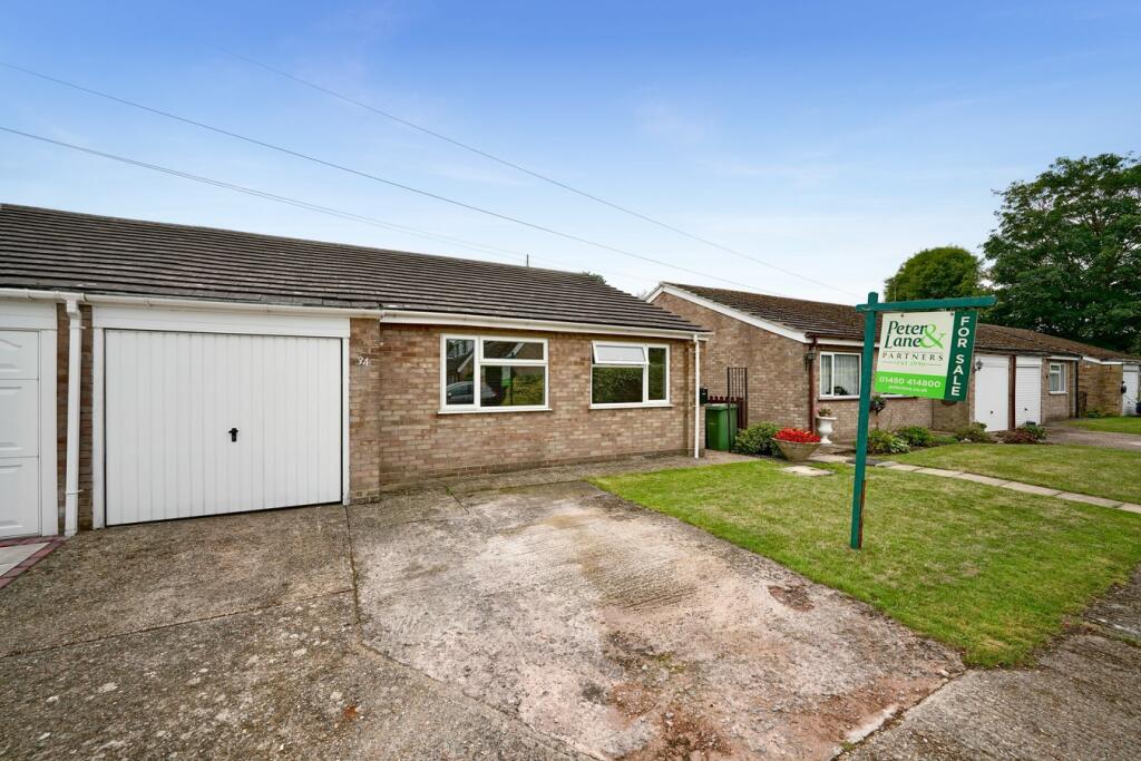 2 bedroom bungalow for sale in Greenway, Buckden, St Neots, PE19