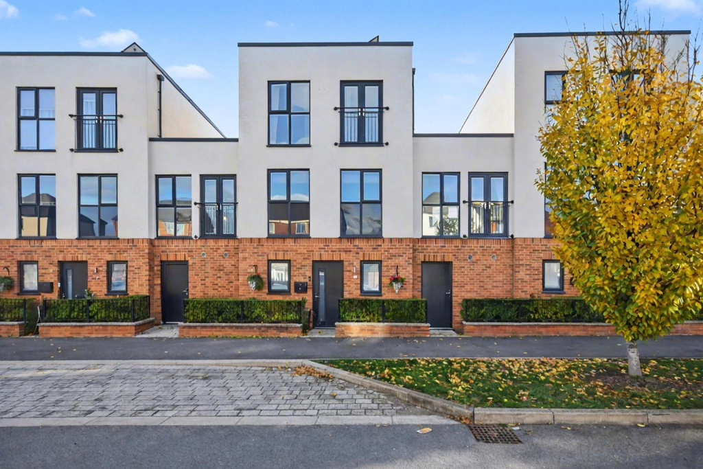 3 bedroom town house for sale in NN17, The Avenue, Priors Hall Park, NN17