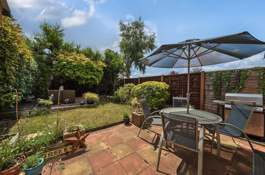 3 bedroom semi-detached house for sale in Ascot Close, Titchfield ...