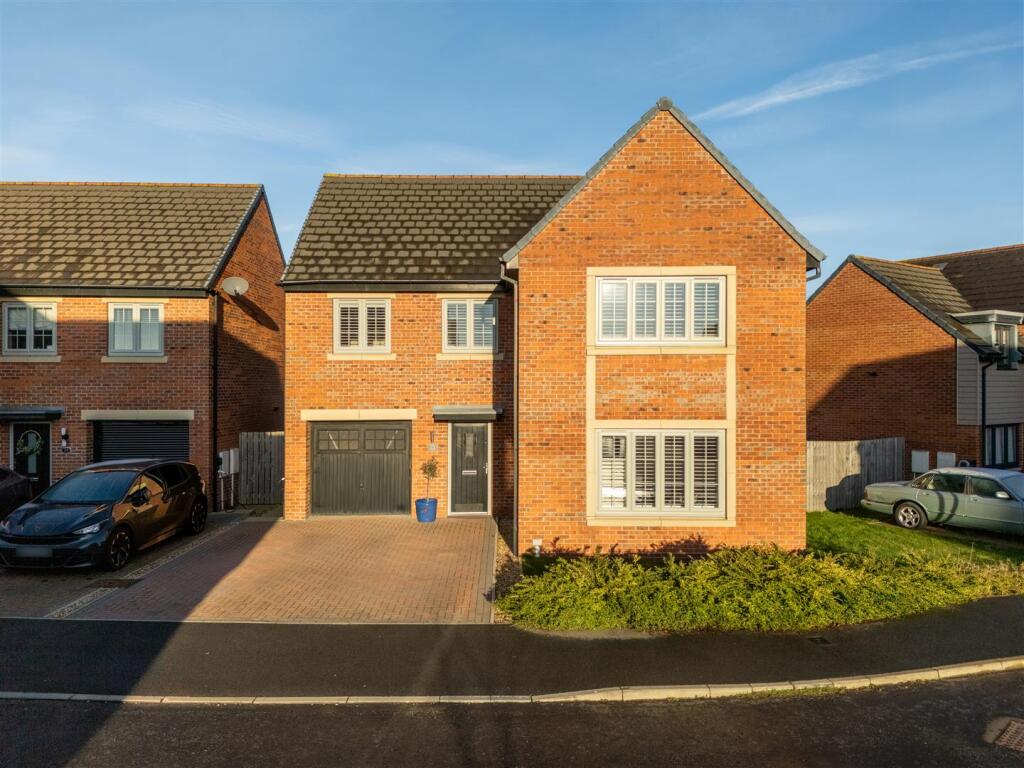 4 bedroom detached house for sale in Shepherds Cote Drive, Hepscott ...
