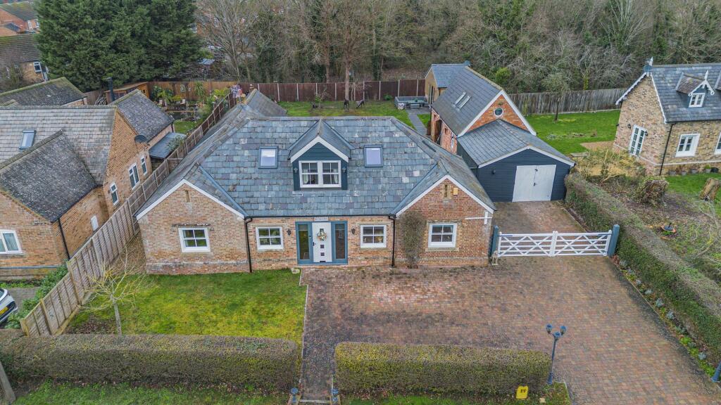 4 bedroom detached house for sale in Church Road, Conington ...