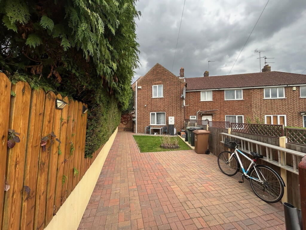 3 bedroom terraced house for sale in Franklin Fields, Corby ...