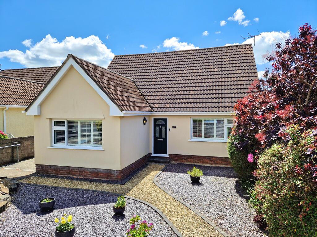 4 bedroom detached bungalow for sale in Maple Walk, Porthcawl, CF36 5AY ...