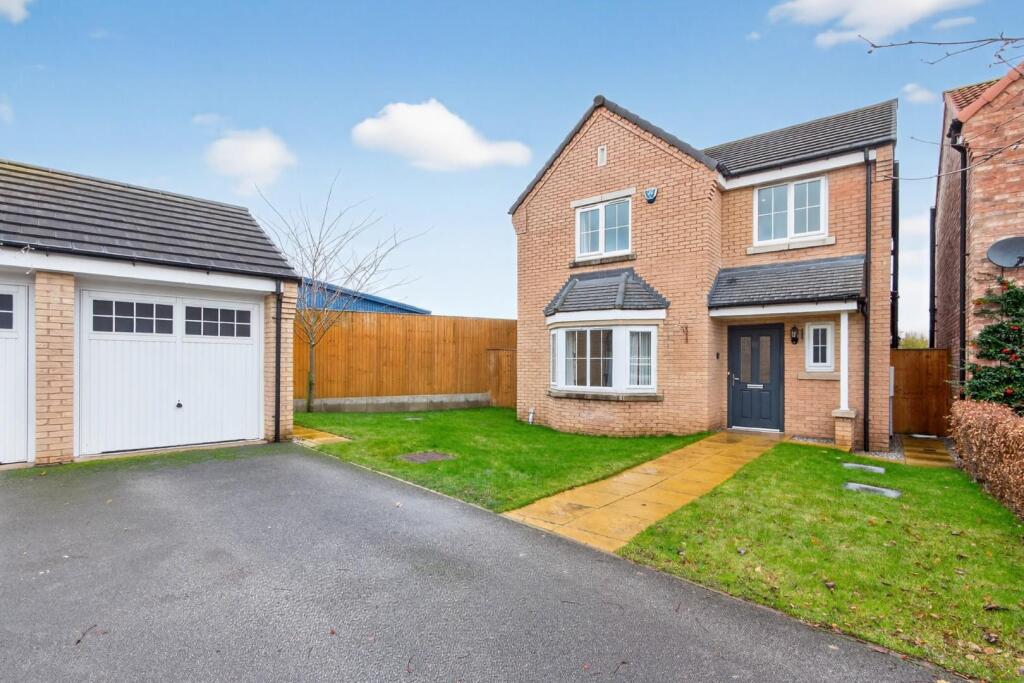 4 bedroom detached house for sale in Hornbeam Close, York, YO30