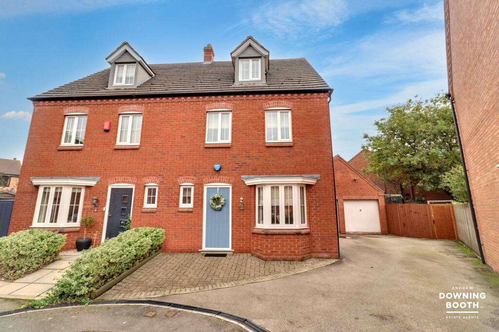 4 bedroom semi-detached house for sale in Mellor Drive, Alrewas, Burton ...