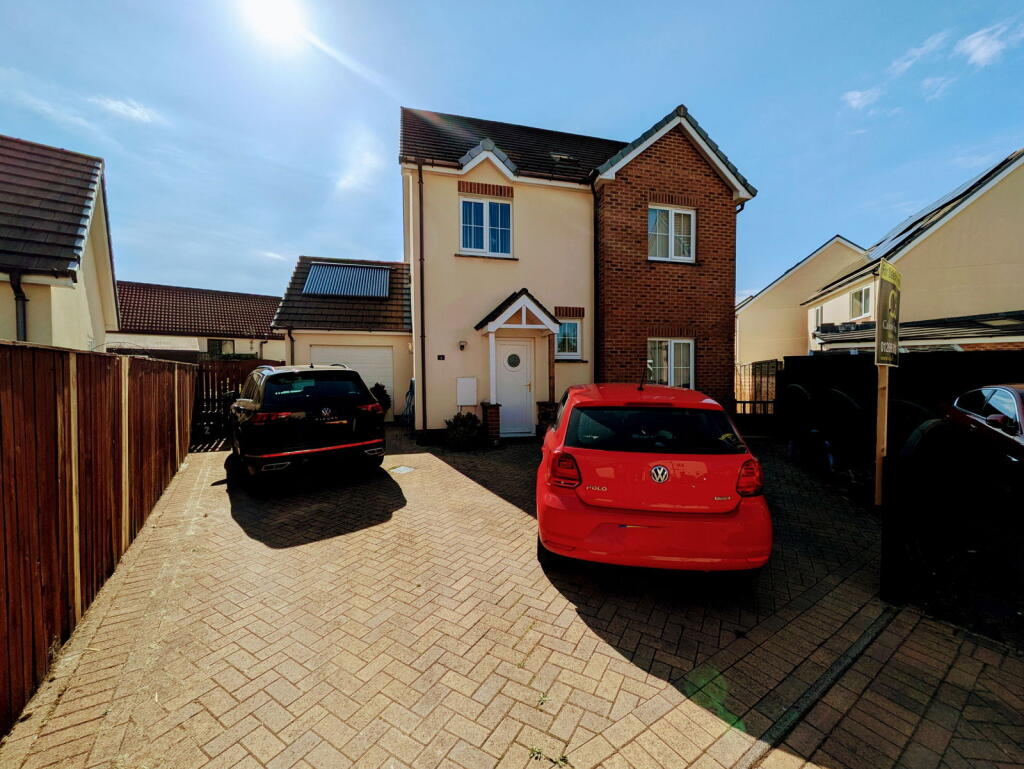 5 bedroom detached house for sale in Llys Y Foel, Foelgastell. Llanelli ...