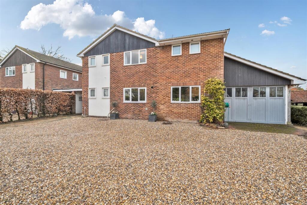 4 bedroom link detached house for sale in Old Woosehill Lane, Wokingham ...