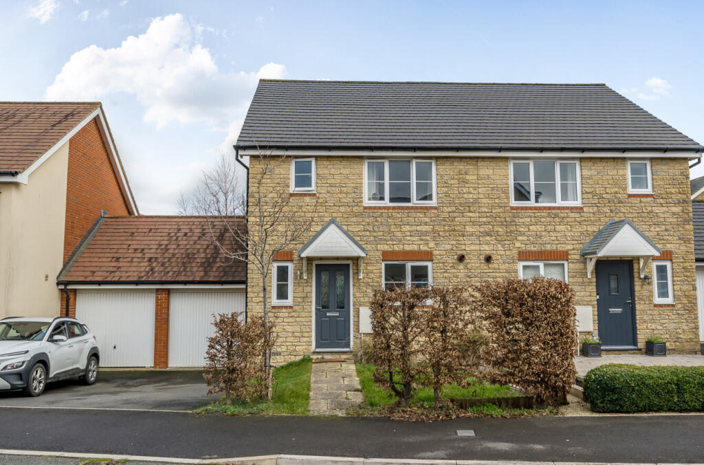 3 bedroom semi-detached house for sale in Lapwing Lane, Watchfield ...