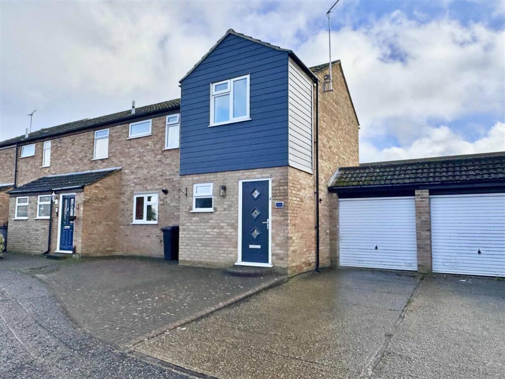 3 bedroom end of terrace house for sale in Tupman Close, Newlands ...
