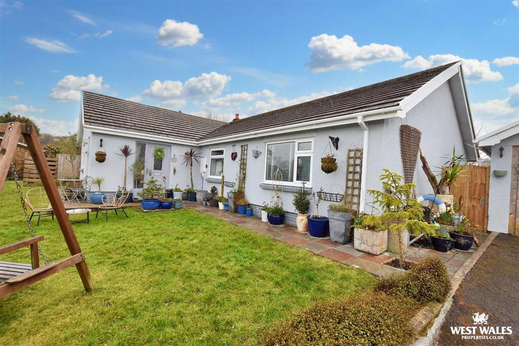 4 bedroom detached bungalow for sale in Longfield, Penally, Tenby, SA70