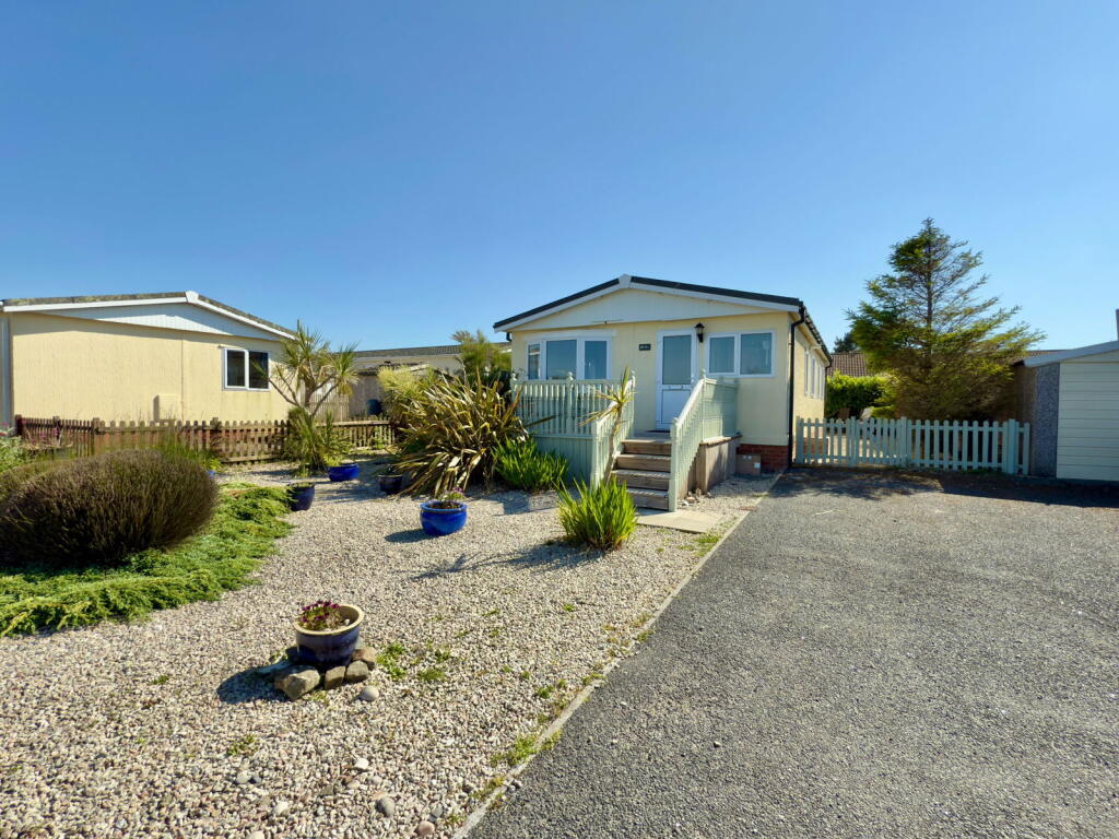 4 bedroom lodge for sale in St Merryn, PL28