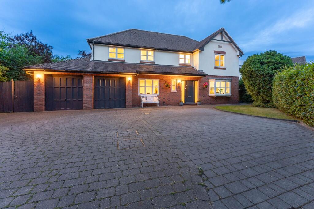 5 bedroom detached house for sale in 1 Whittington Gardens, London Road ...