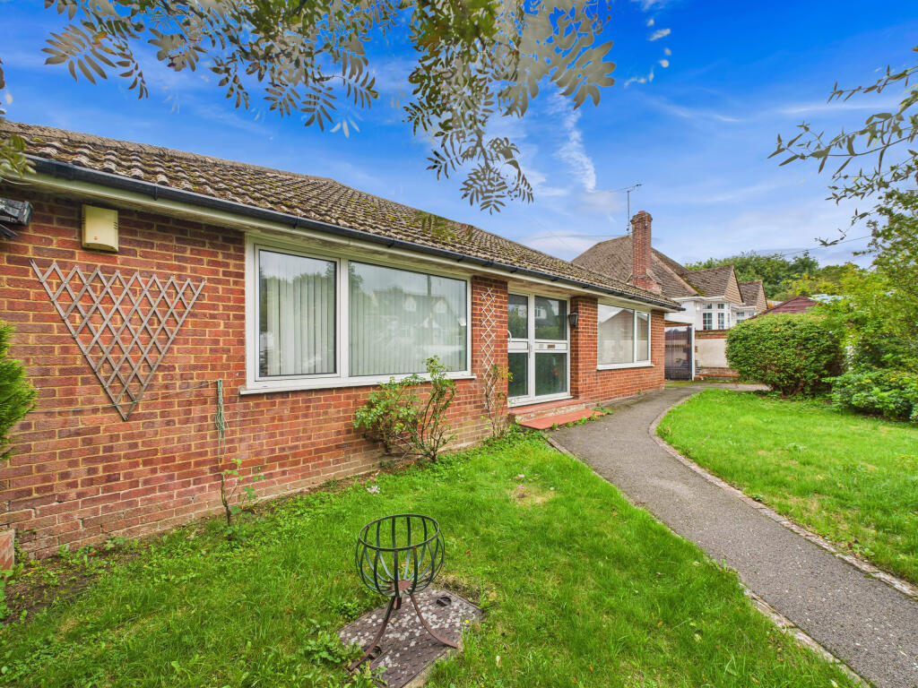 2 bedroom detached bungalow for sale in New Road, Bolter End, High ...