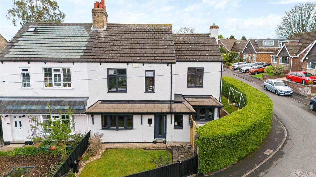 4 bedroom semi-detached house for sale in Laburnum Avenue, Waltham ...