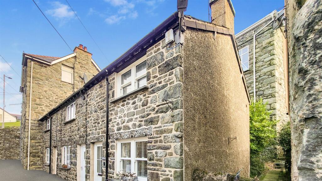 2 bedroom house for sale in Bennar, Pentre'r Efail, Harlech, LL46