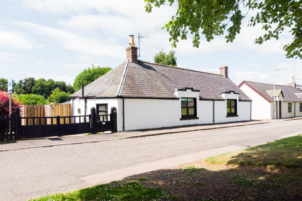 2 bedroom cottage for sale in Kinnear Square, Laurencekirk, AB30