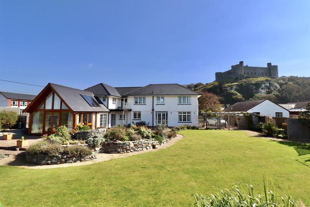 5 bedroom house for sale in Beach Road, Harlech, LL46