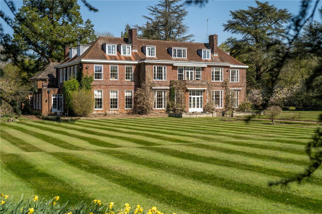 7 bedroom detached house for sale in Sheet, Petersfield, Hampshire, GU31