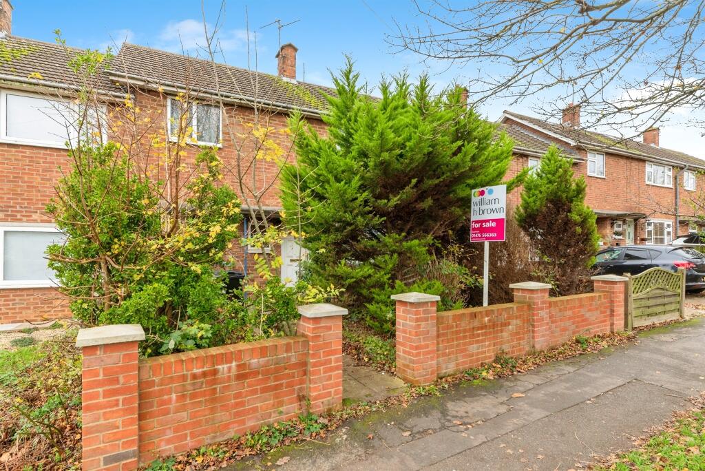 3 bedroom terraced house for sale in Princess Drive, Grantham, NG31