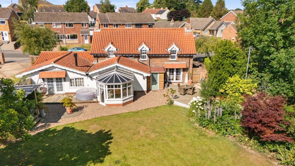 4 bedroom detached house for sale in Maple Avenue, Keelby, N E ...