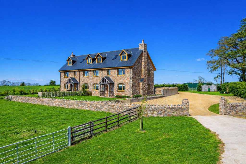 4 bedroom semi-detached house for rent in Wrington Hill, Wrington ...