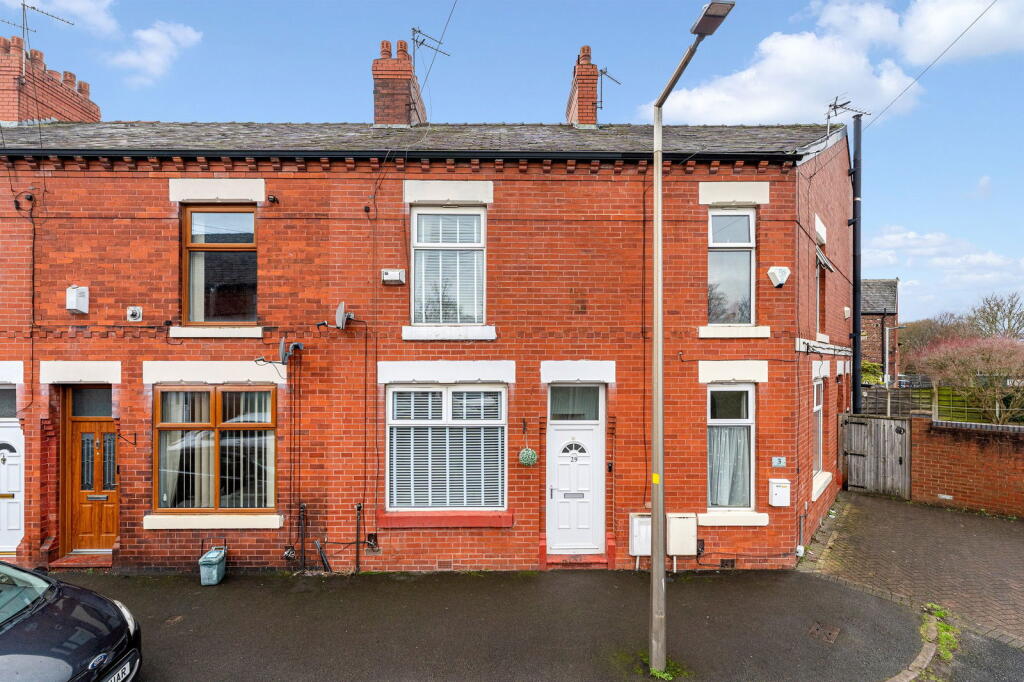 2 bedroom terraced house for sale in Bower Street, Reddish, SK5