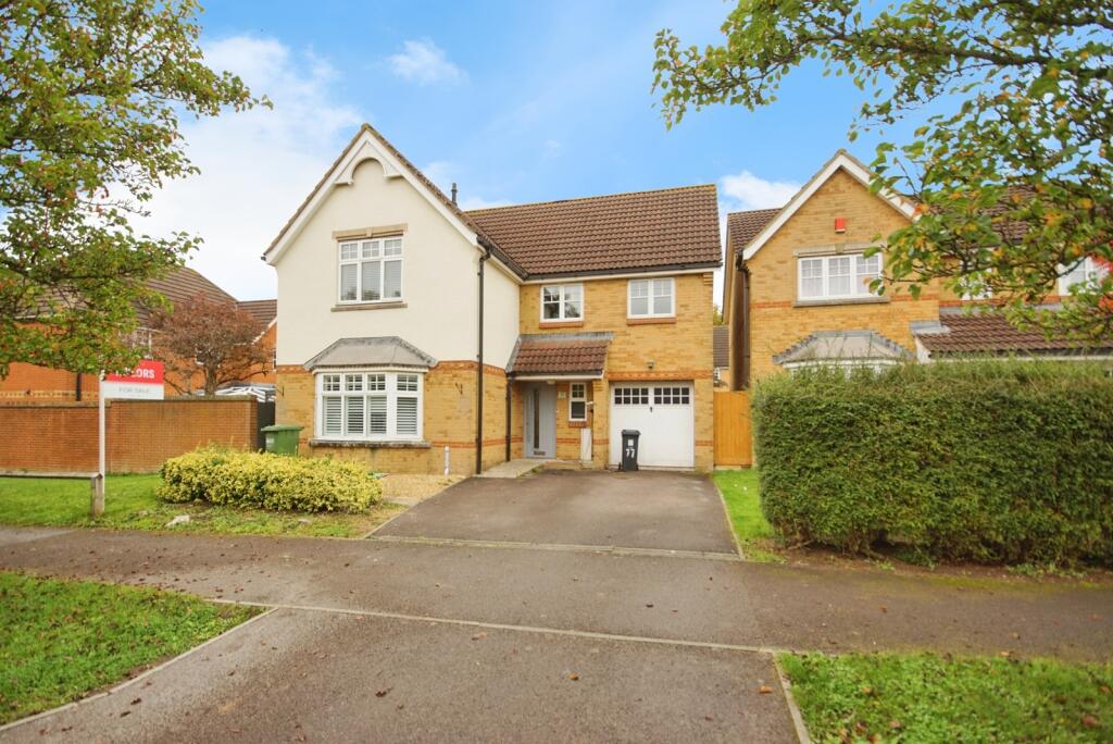 4 bedroom house for sale in Johnson Road, Emersons Green, Bristol, BS16