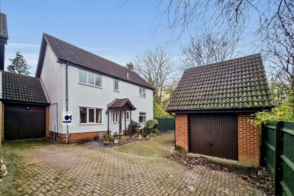 4 bedroom detached house for sale in Hunters Reach, Bradwell, Milton ...