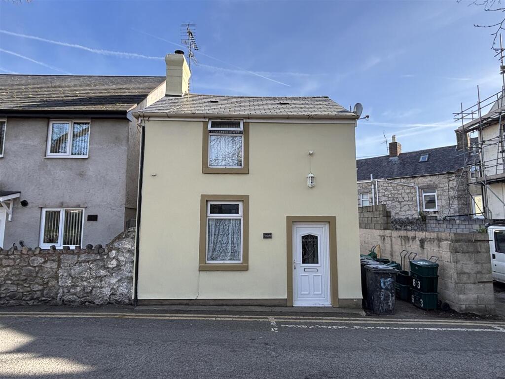 2 bedroom detached house for sale in Groes Lwyd, Abergele, LL22