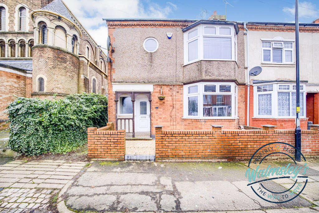 4 bedroom end of terrace house for sale in Kingsland Avenue ...