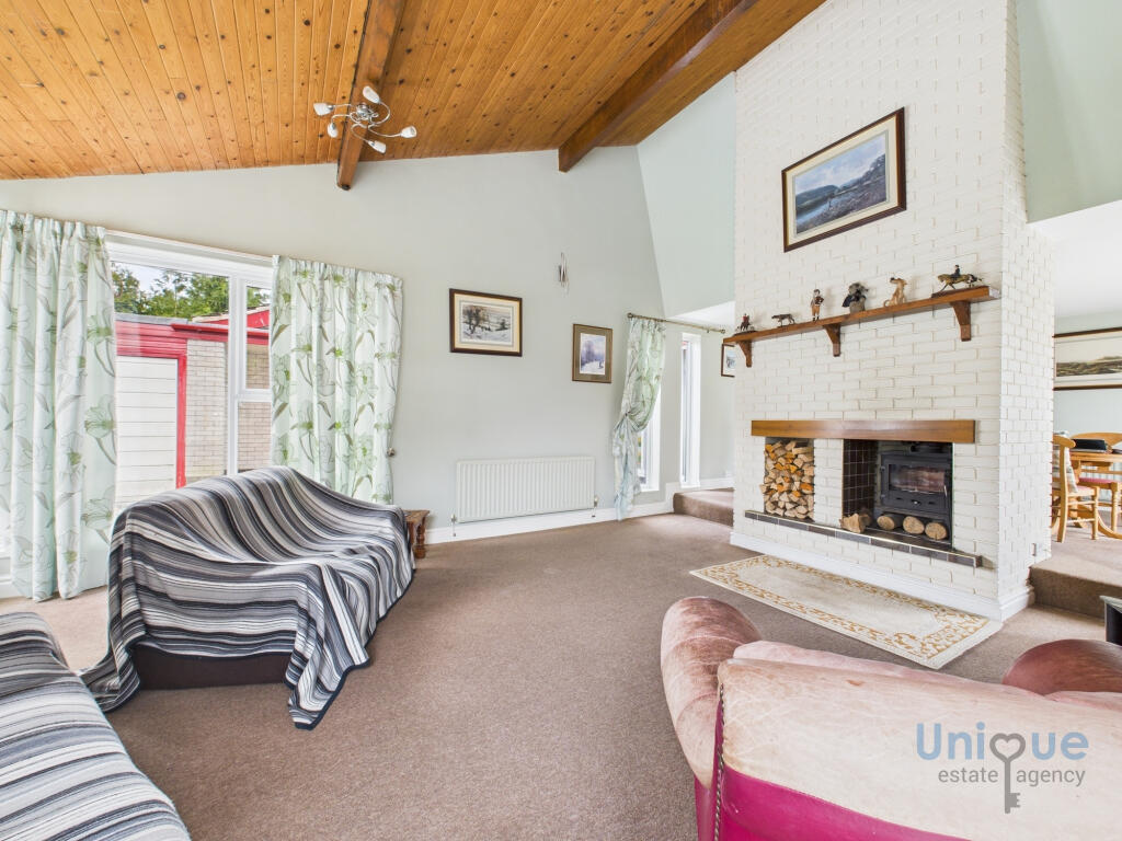 3 bedroom detached house for sale in Moss House Lane, Westby, PR4