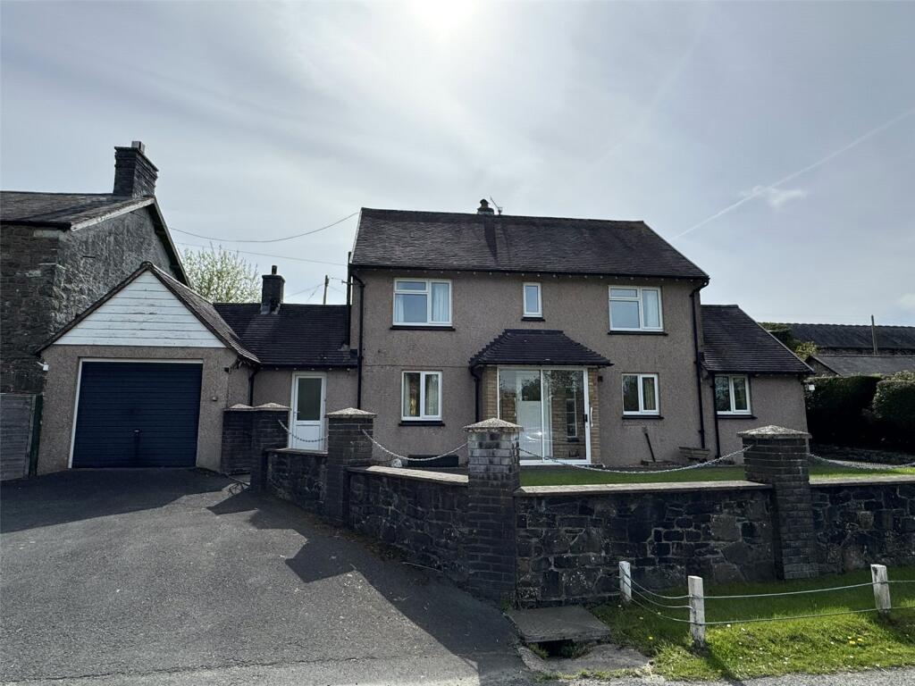 3 bedroom detached house for sale in Llanbrynmair, Powys, SY19