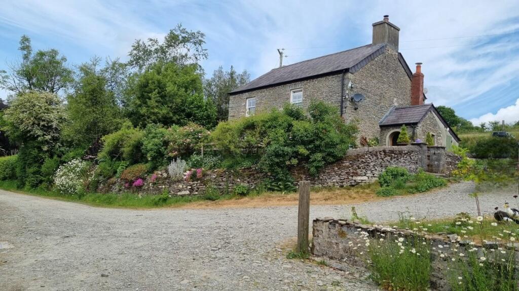 6 bedroom detached house for sale in Pumpsaint, Llanwrda, SA19