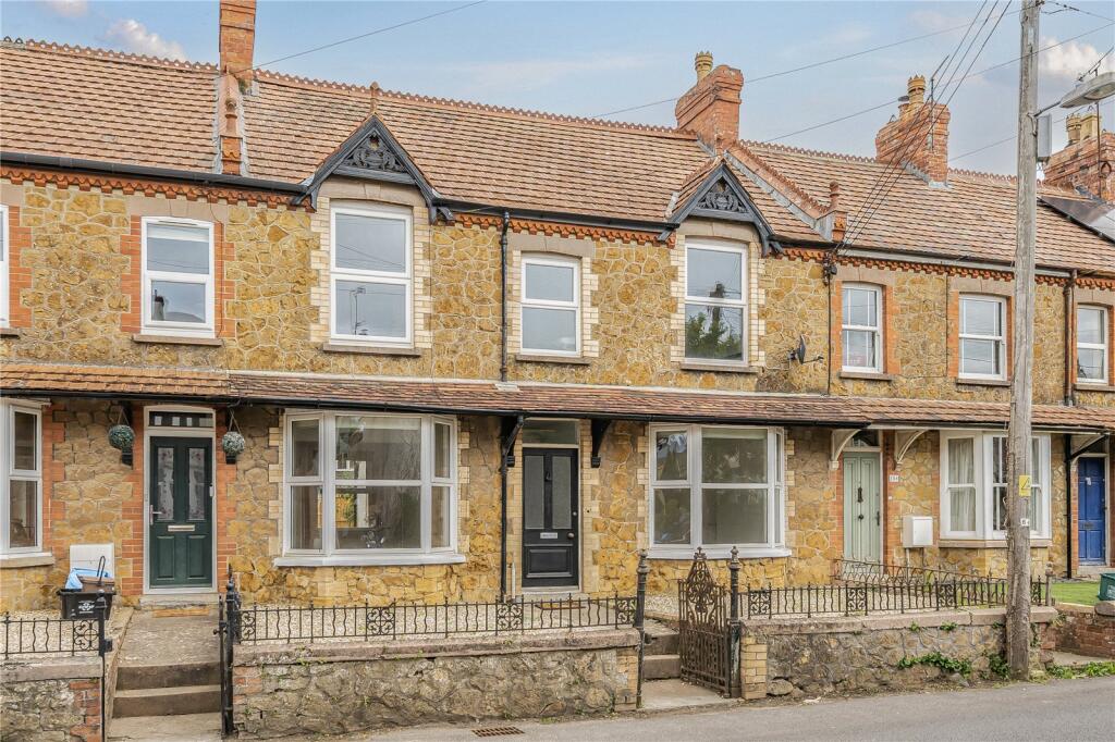 2 bedroom apartment for sale in Station Road, Ilminster, Somerset, TA19