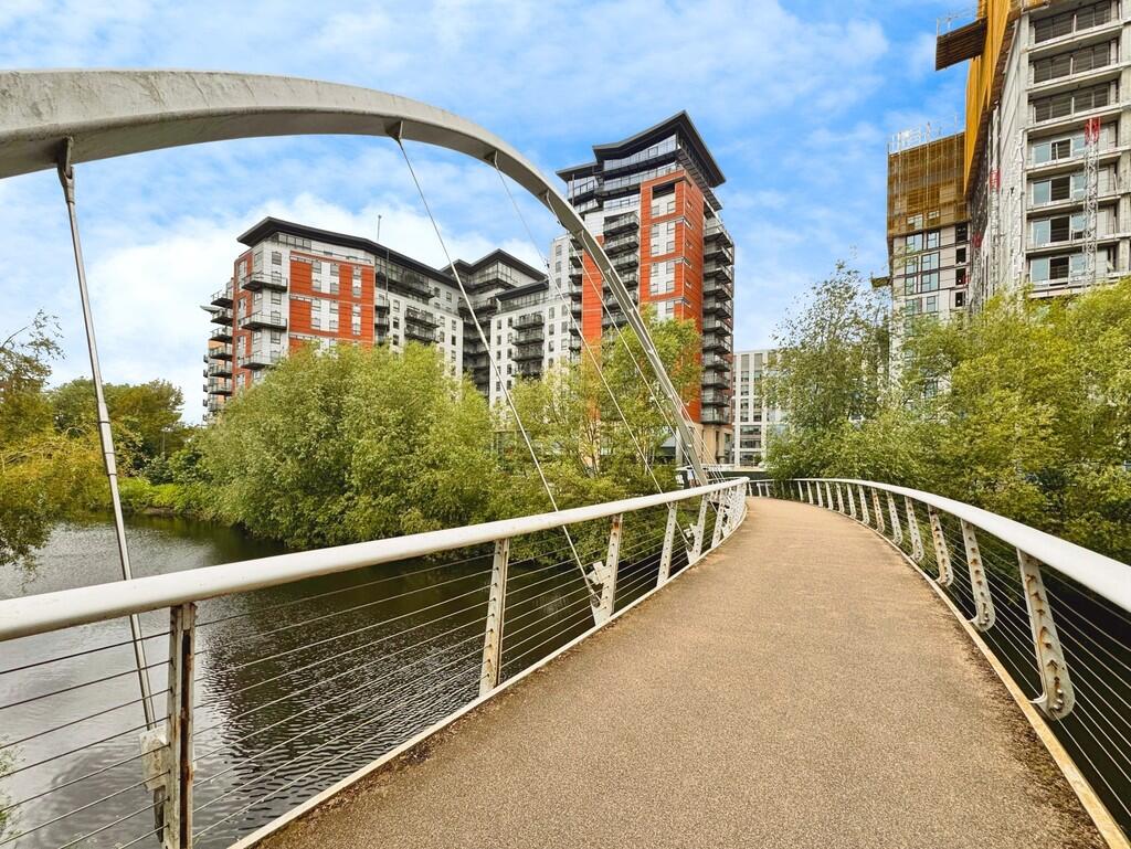 2 bedroom apartment for sale in Whitehall Waterfront, 2 Riverside Way, LS1