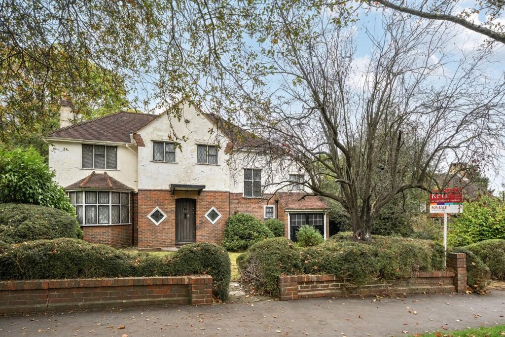 4 bedroom detached house for sale in Sandilands, Croydon, Surrey, CR0