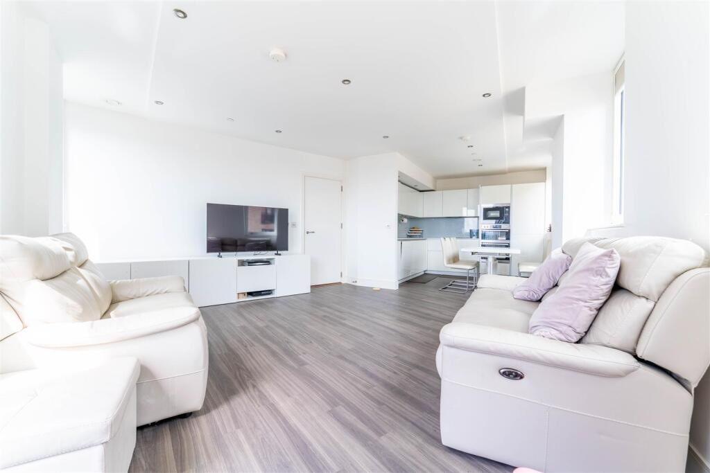 3 bedroom apartment for sale in Butleigh House, Merrick Road, Southall UB2