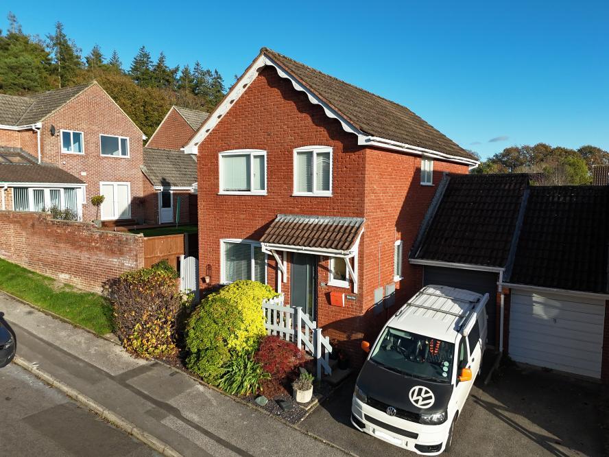 4 bedroom detached house for sale in Canford View Drive, Colehill, BH21 ...