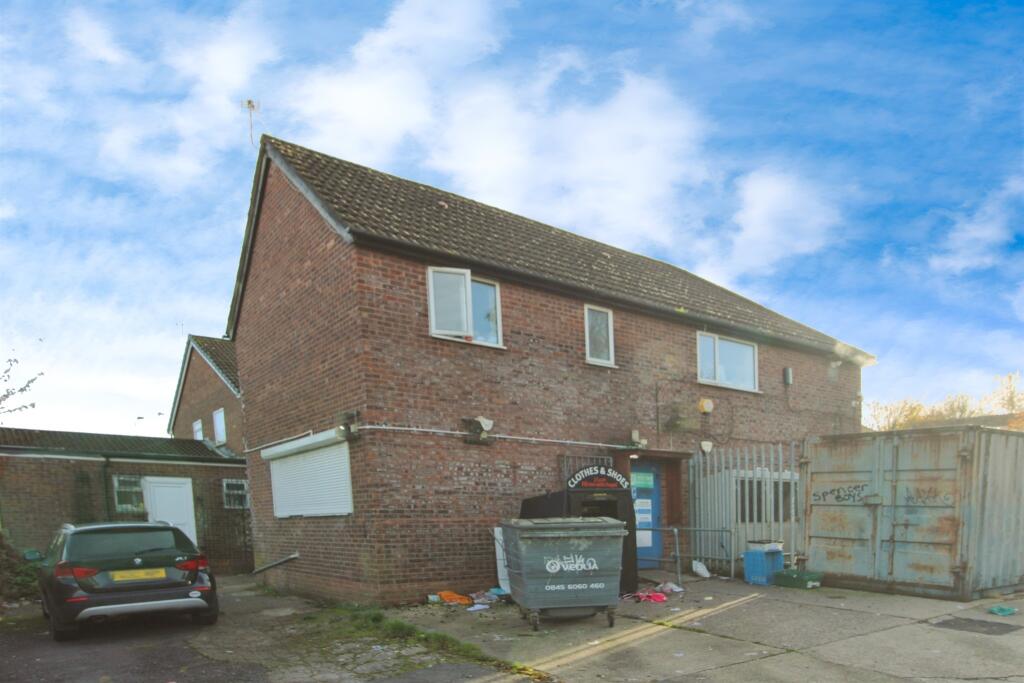 1 bedroom flat for sale in Glyn Coed Road, Cardiff, CF23